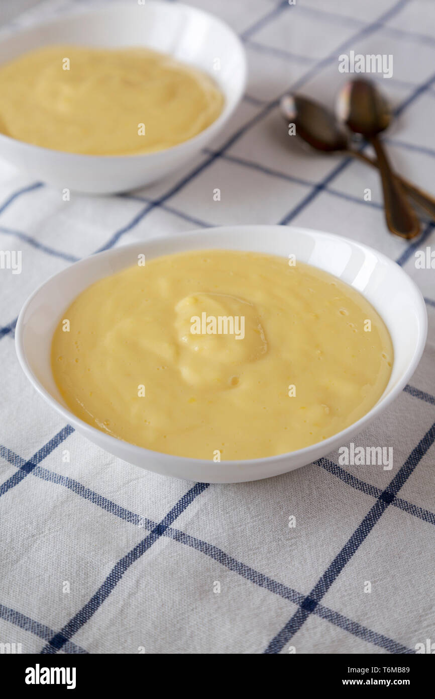 Homemade vanilla custard pudding hi-res stock photography and images ...