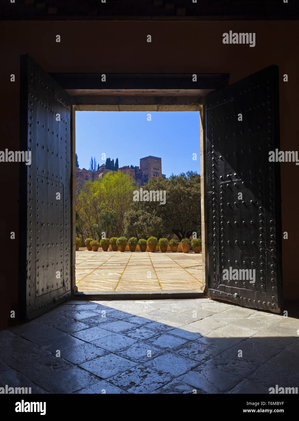 16th century doors hi-res stock photography and images - Alamy
