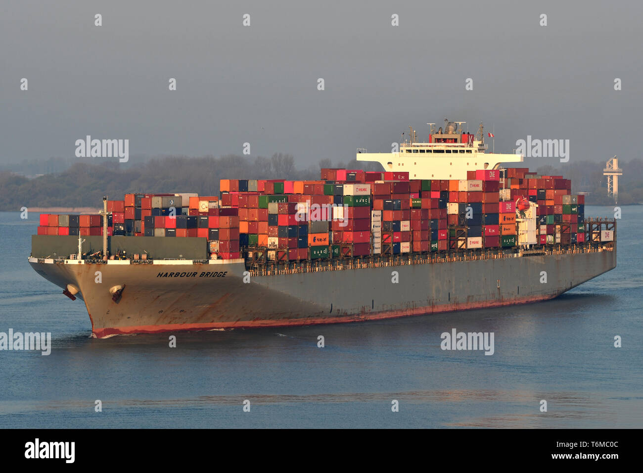 K line harbour bridge container ship hi-res stock photography and ...