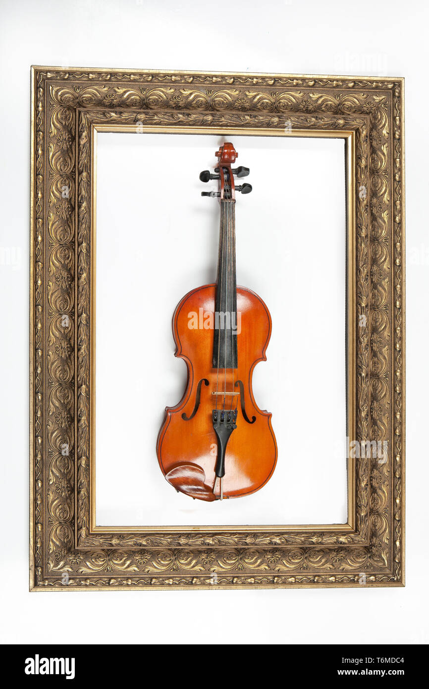 Square violin hi-res stock photography and images - Alamy
