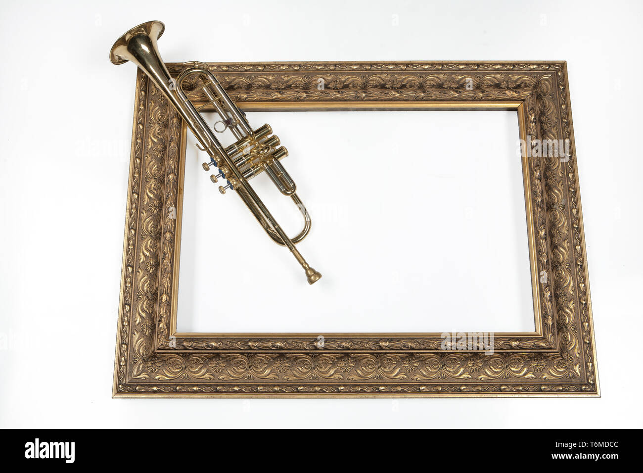 Antique trumpet hi-res stock photography and images - Alamy