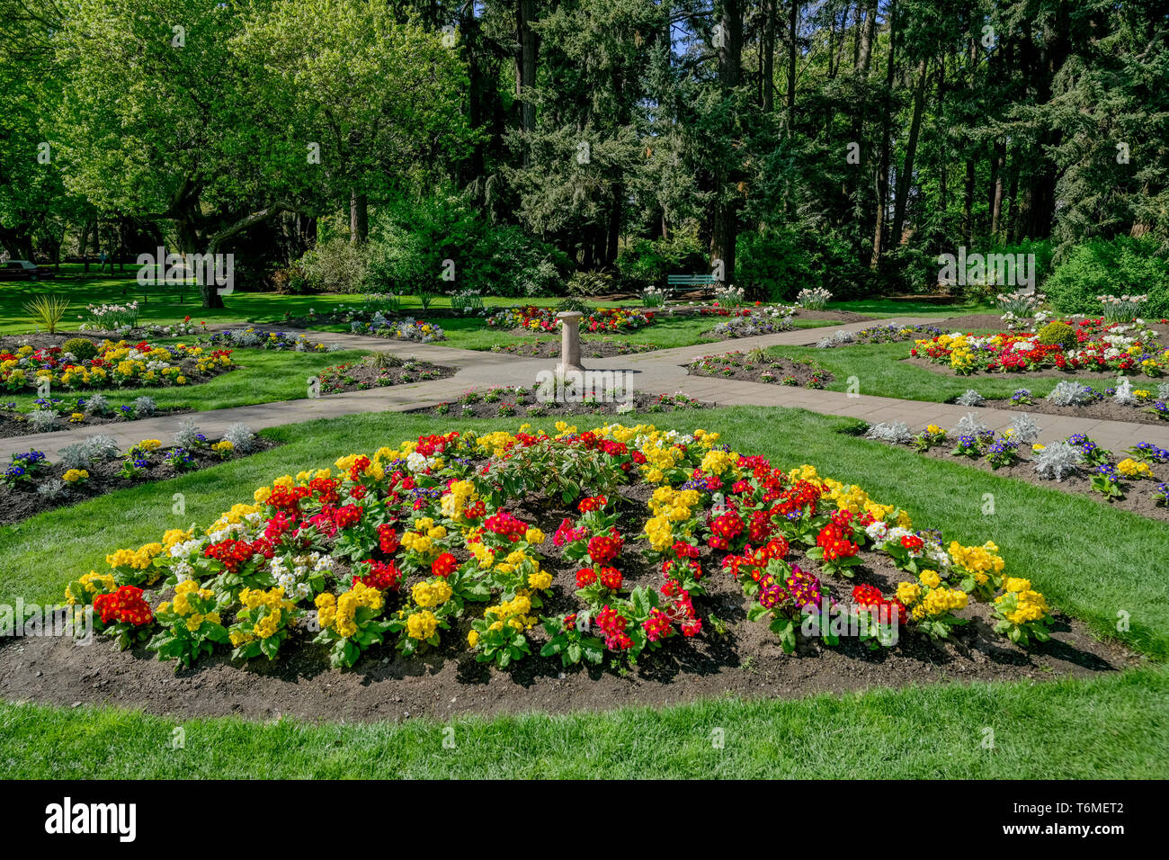 Spring garden bed hi-res stock photography and images - Alamy