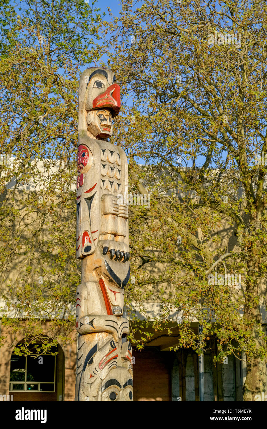 Coast Salish Spirit Pole by Lekwungen Master Carver Butch Dick ...