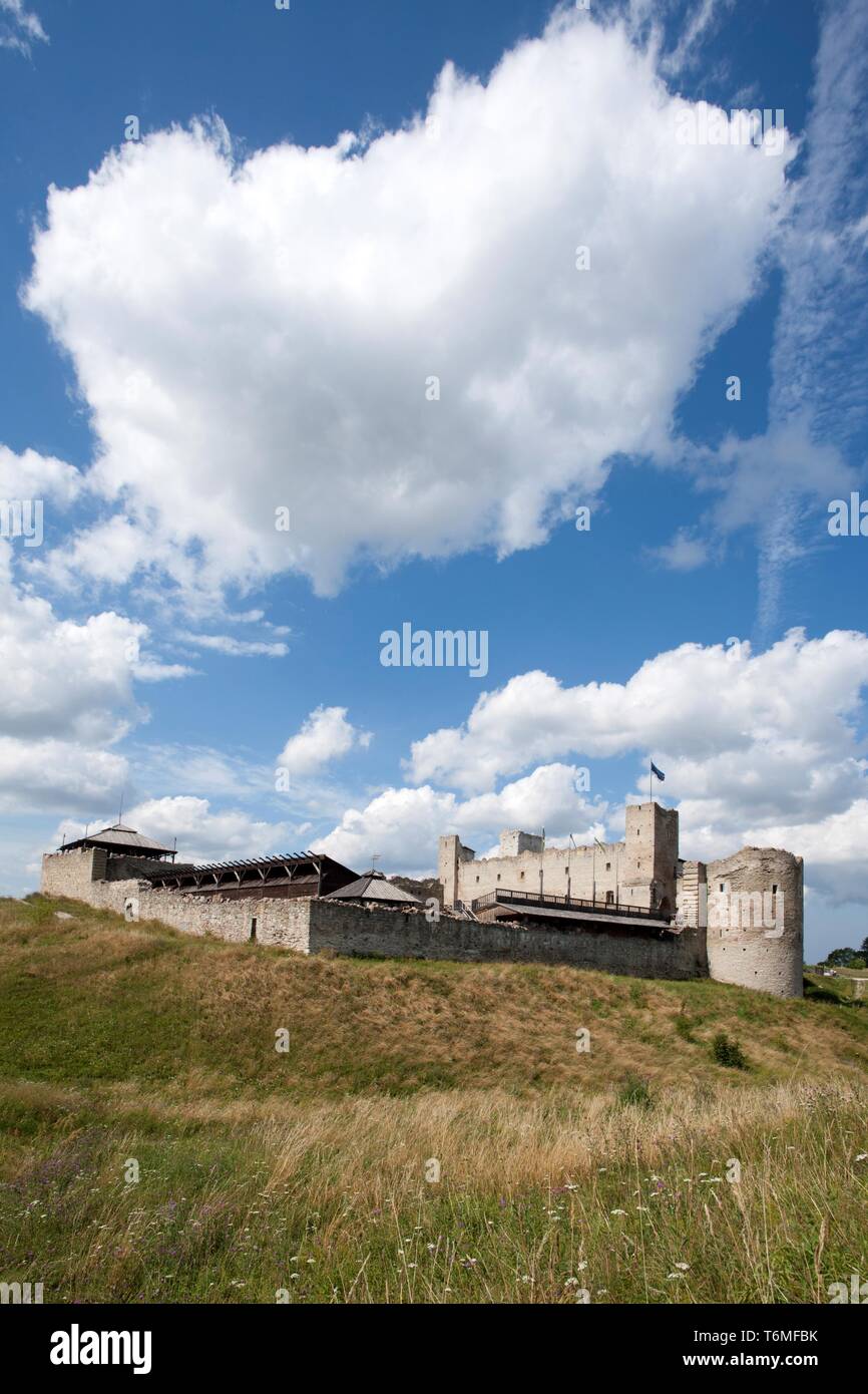 Rakvere stronghold ruins Stock Photo - Alamy