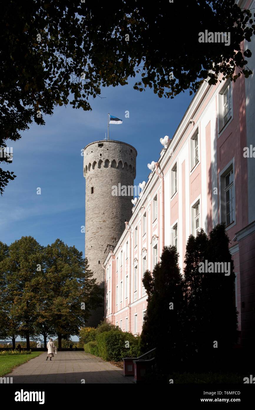 Medieval castle tall tower hi-res stock photography and images - Alamy