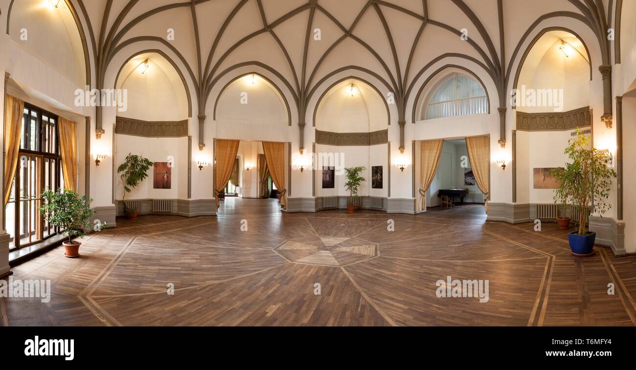 Castle hall hi-res stock photography and images - Alamy
