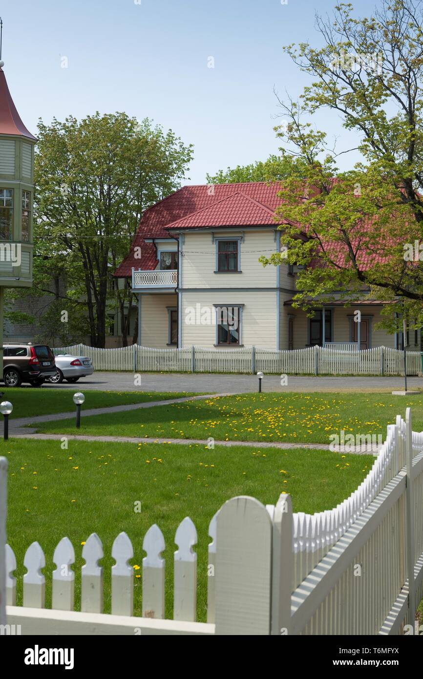 Wooden Building in Tammsaare Street in PÃ¤rnu Stock Photo - Alamy