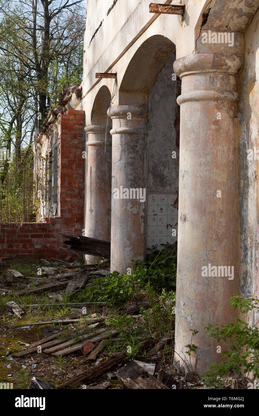 Ruins of Sauga manor near PÃ¤rnu Stock Photo - Alamy