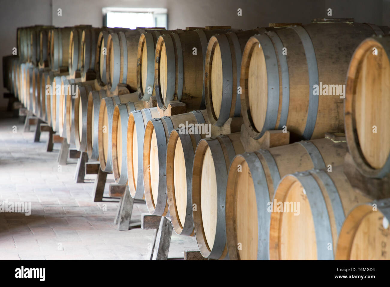 Italy barrels hi-res stock photography and images - Alamy