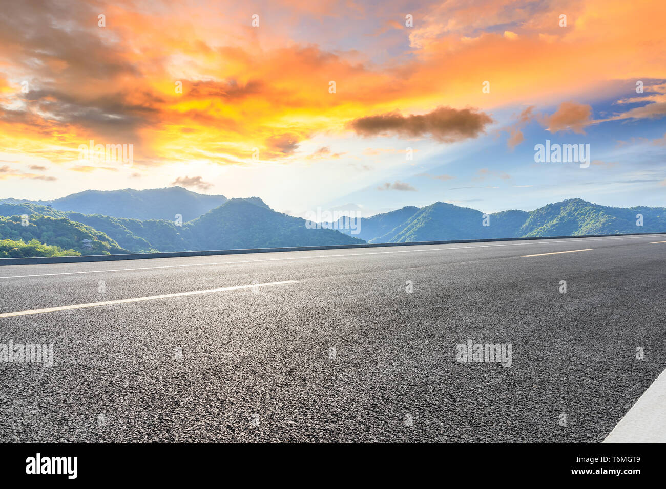 Highway and highway landscape hi-res stock photography and images - Alamy