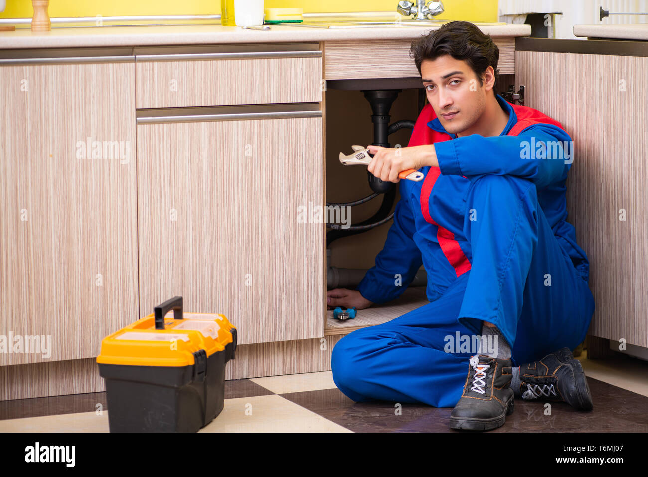 Plumber service wash basin hi-res stock photography and images - Alamy
