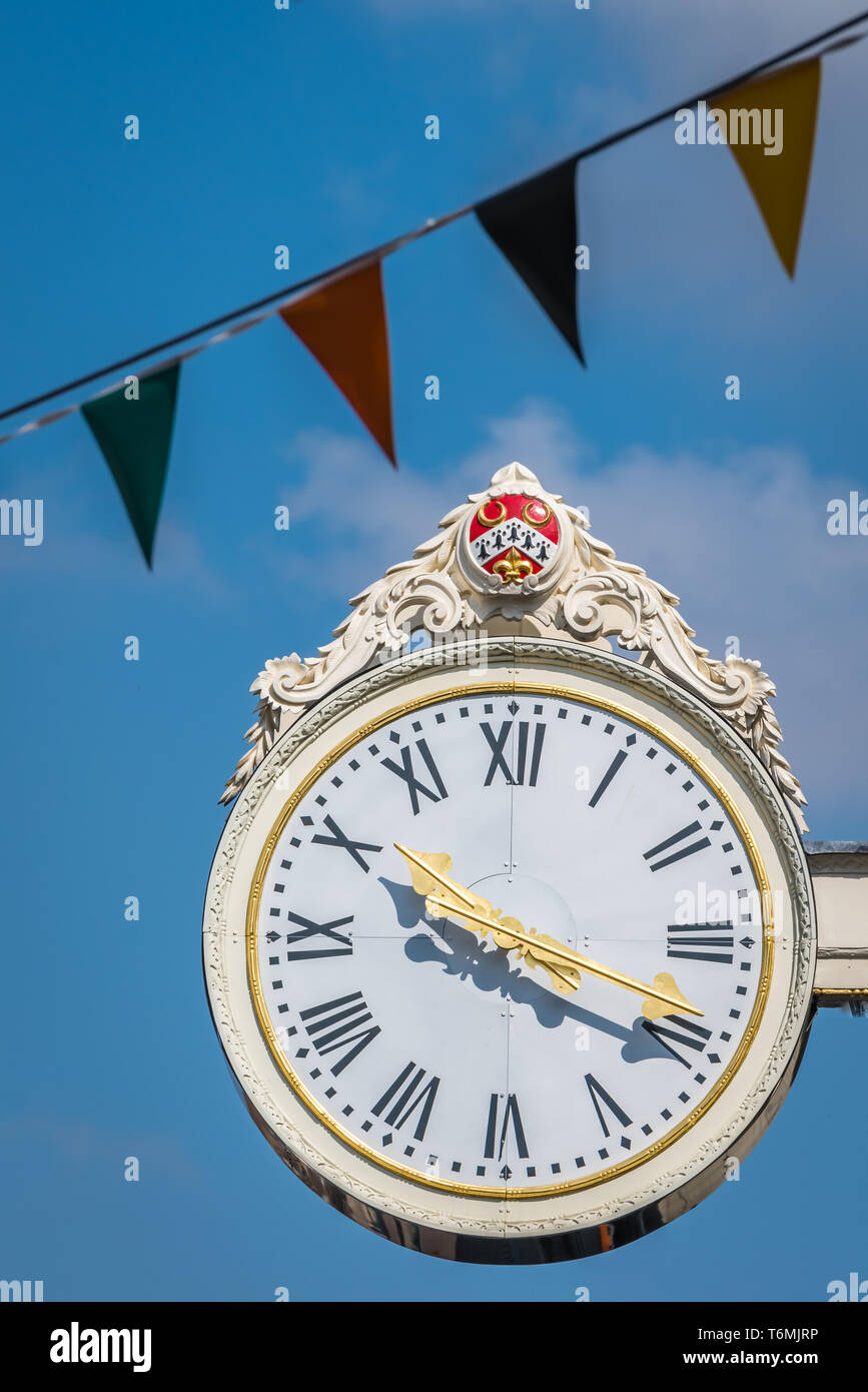Antique clock face hands showing hi-res stock photography and images ...