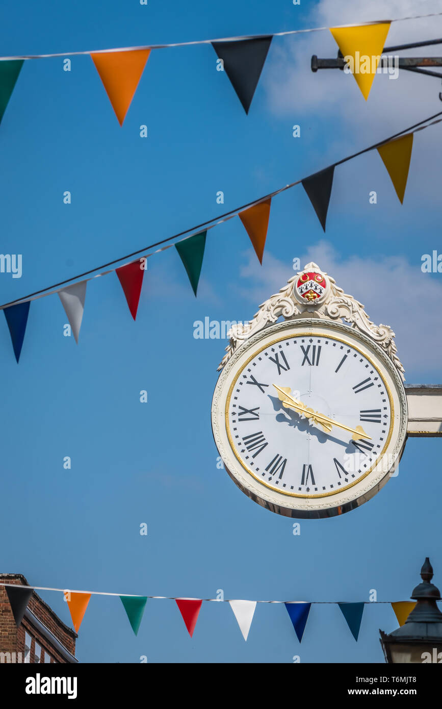 Old antique clock showing time Stock Photo - Alamy