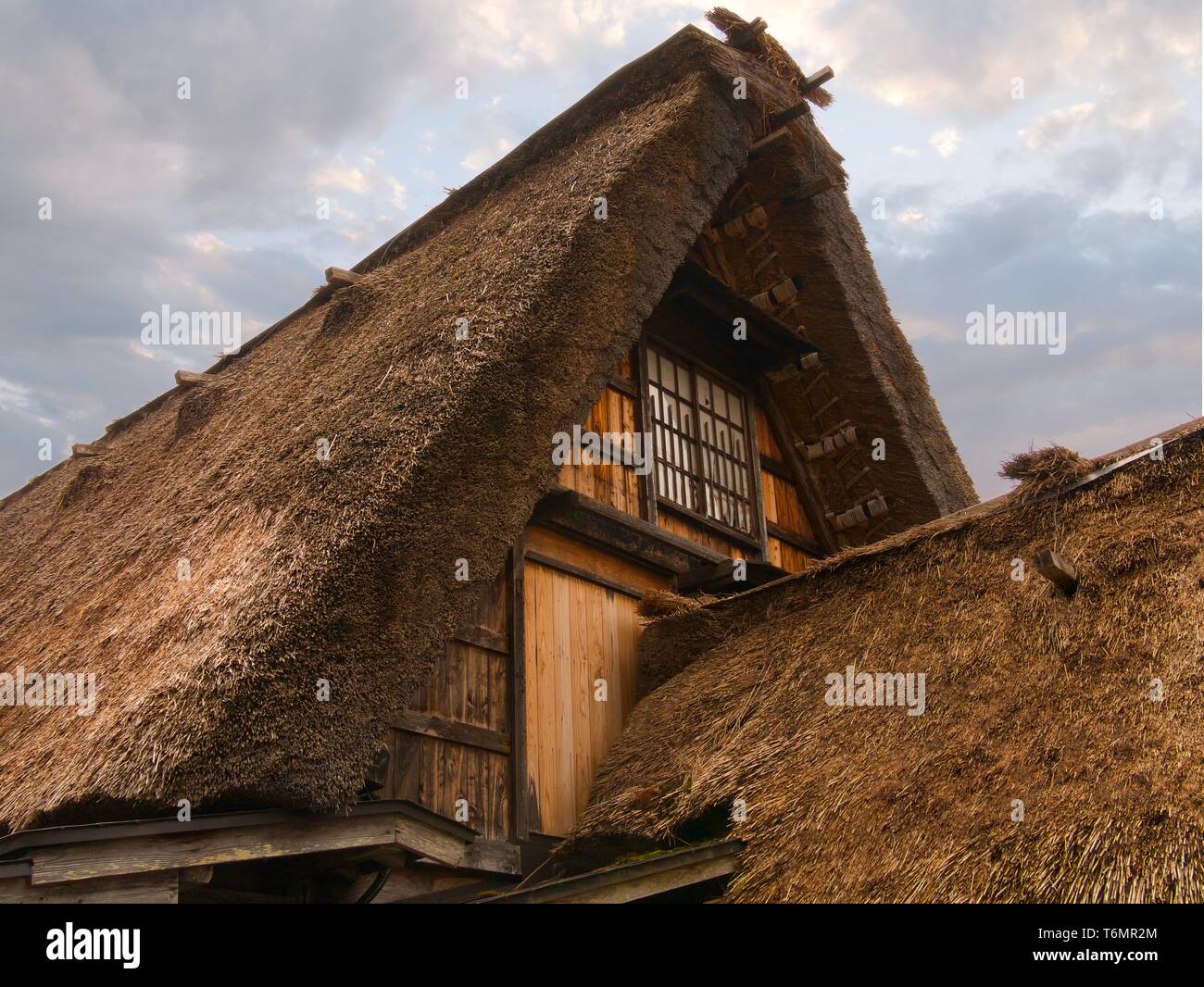 Traditional japanese village in shirakawa go hi-res stock photography ...