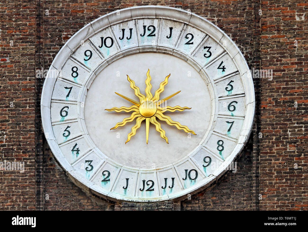 Medieval sun dial hi-res stock photography and images - Alamy