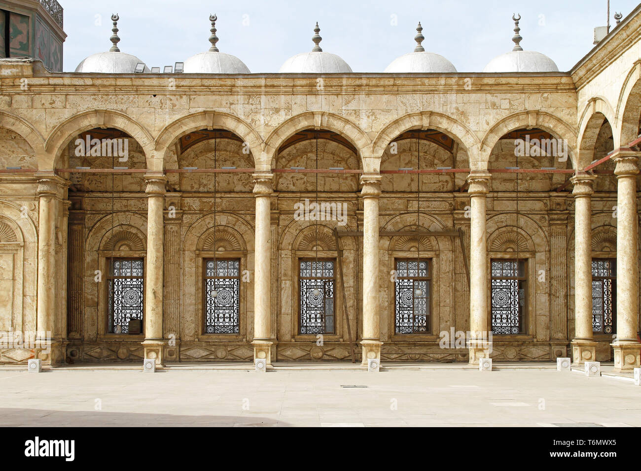 Arch pillars of Alabaster Mosque in Cairo Citadel Stock Photo - Alamy