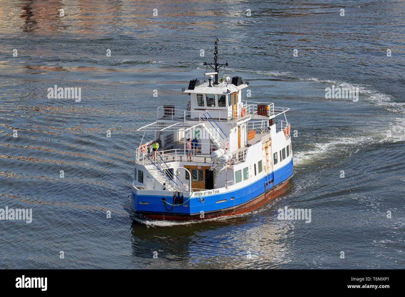Ship leaving tyne hi-res stock photography and images - Alamy