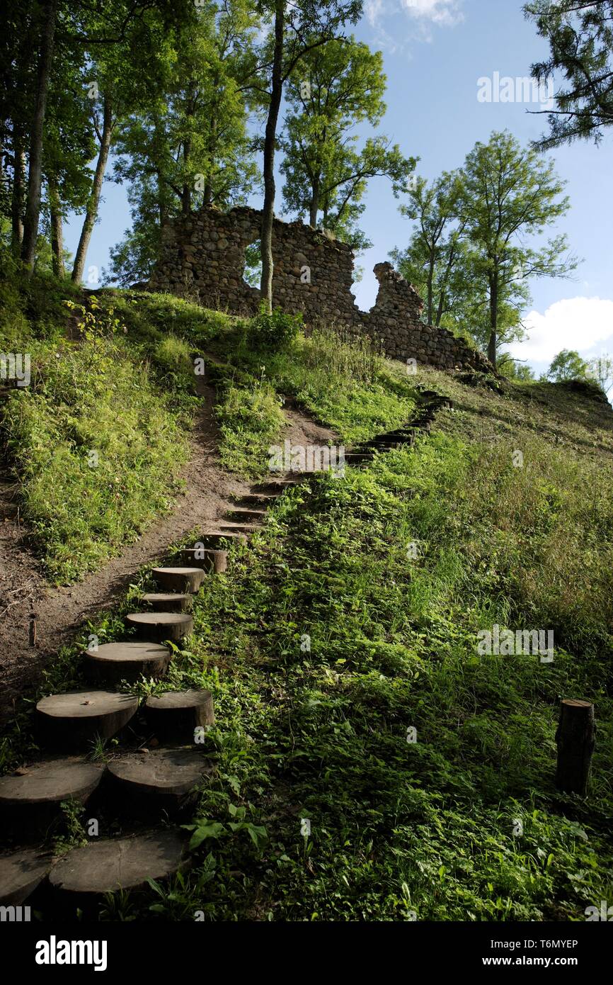 Medieval architecture ruins hi-res stock photography and images - Alamy