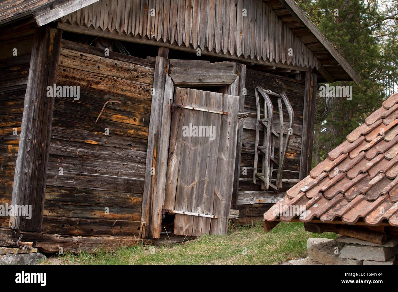 Old Farm Shed Stock Photo - Alamy