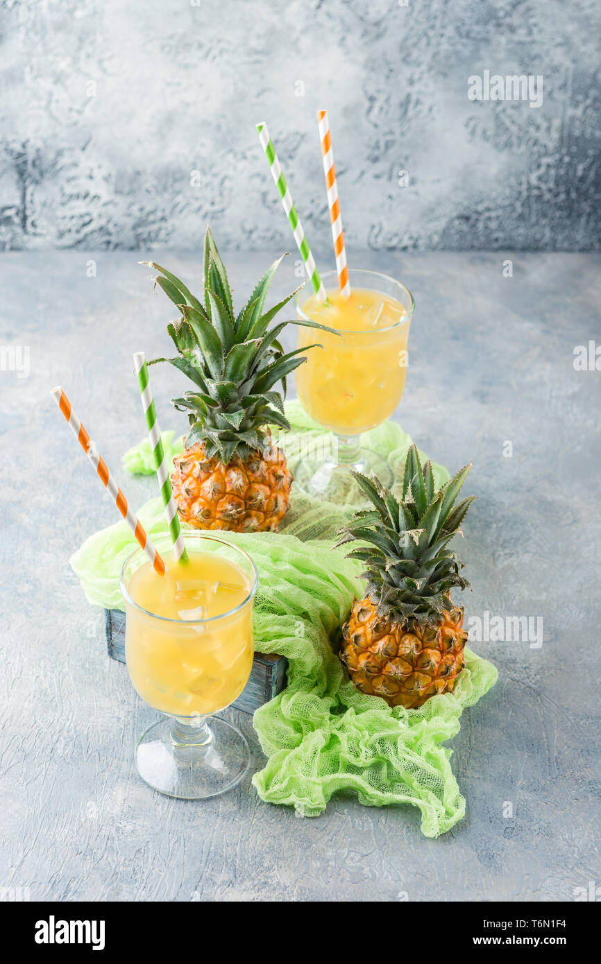 Cocktail texture hi-res stock photography and images - Alamy