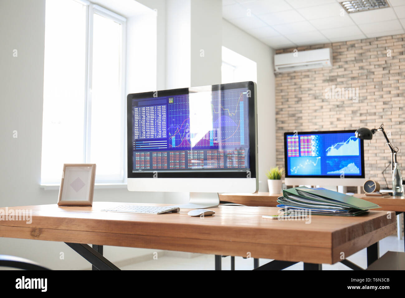 Folders on table hi-res stock photography and images - Alamy