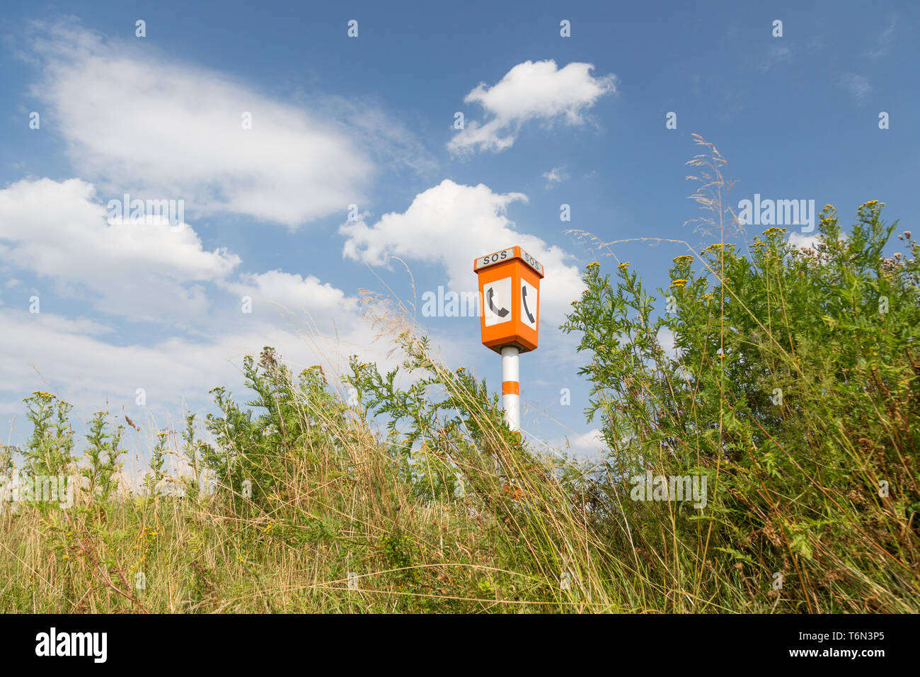 Roadside emergency services hi-res stock photography and images - Alamy