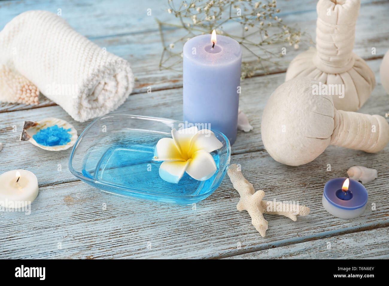 Compress table hi-res stock photography and images - Alamy