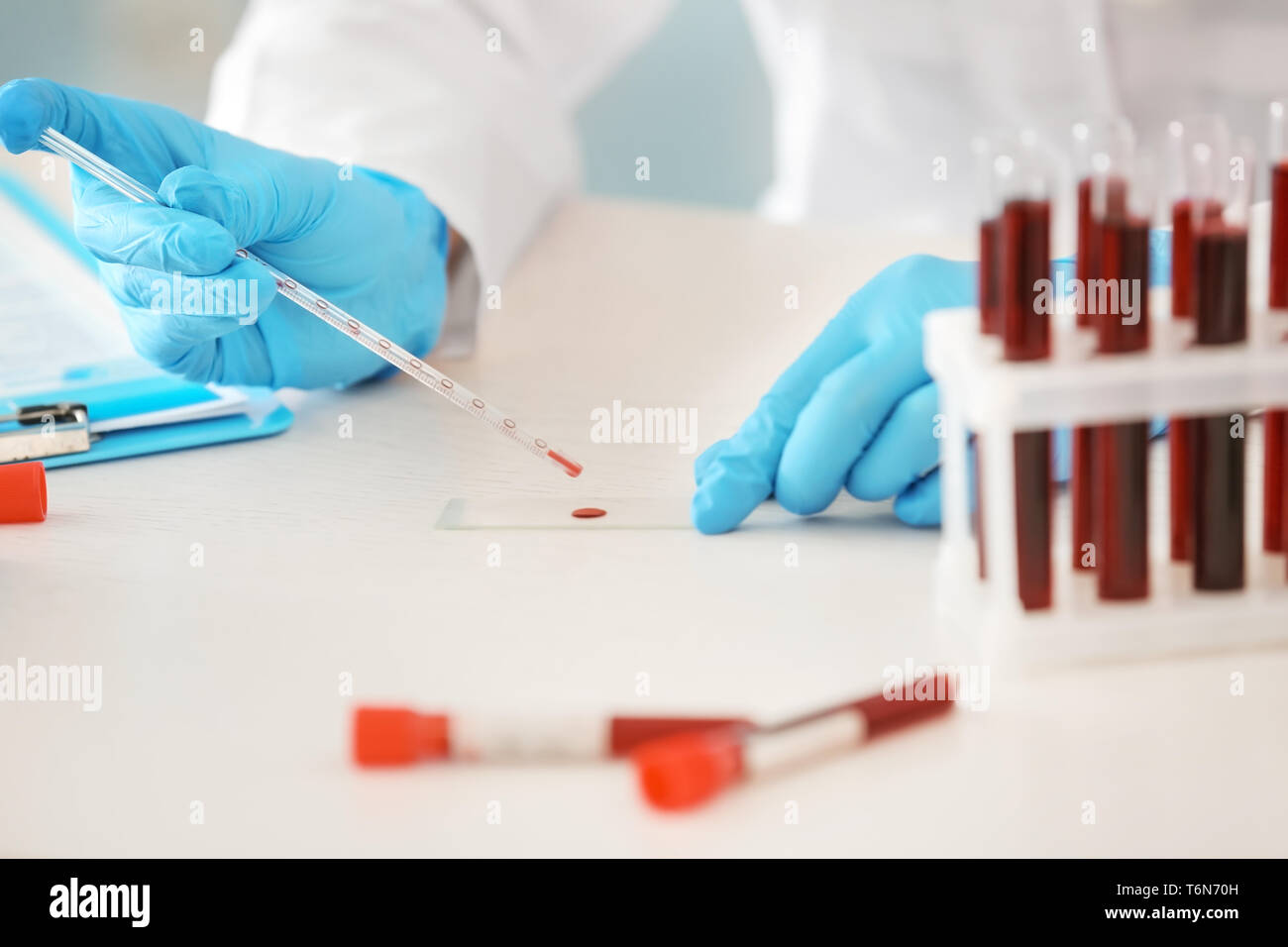 Samples from test tubes hi-res stock photography and images - Alamy