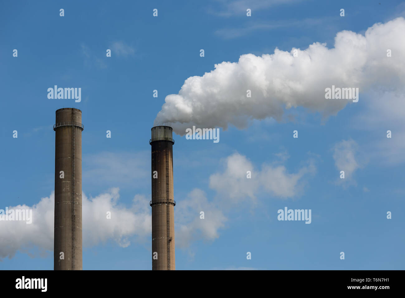 Power plant smoke stacks hi-res stock photography and images - Alamy