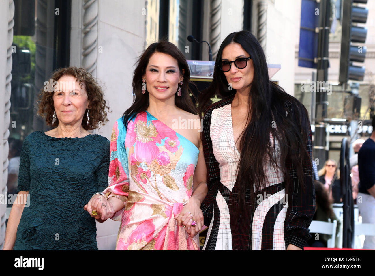 May 1, 2019 - Los Angeles, CA, USA - LOS ANGELES - MAY 1: Rhea Perlman ...