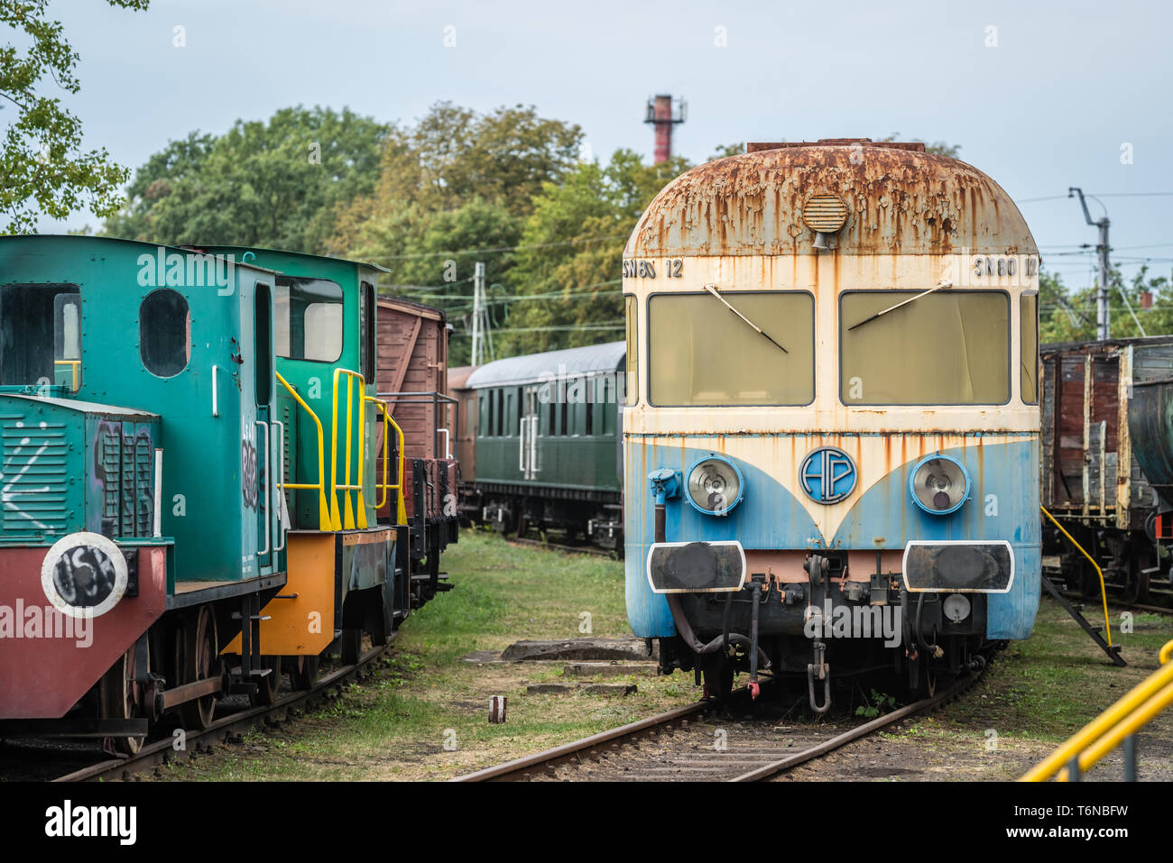 Old disused passenger train Stock Photo - Alamy