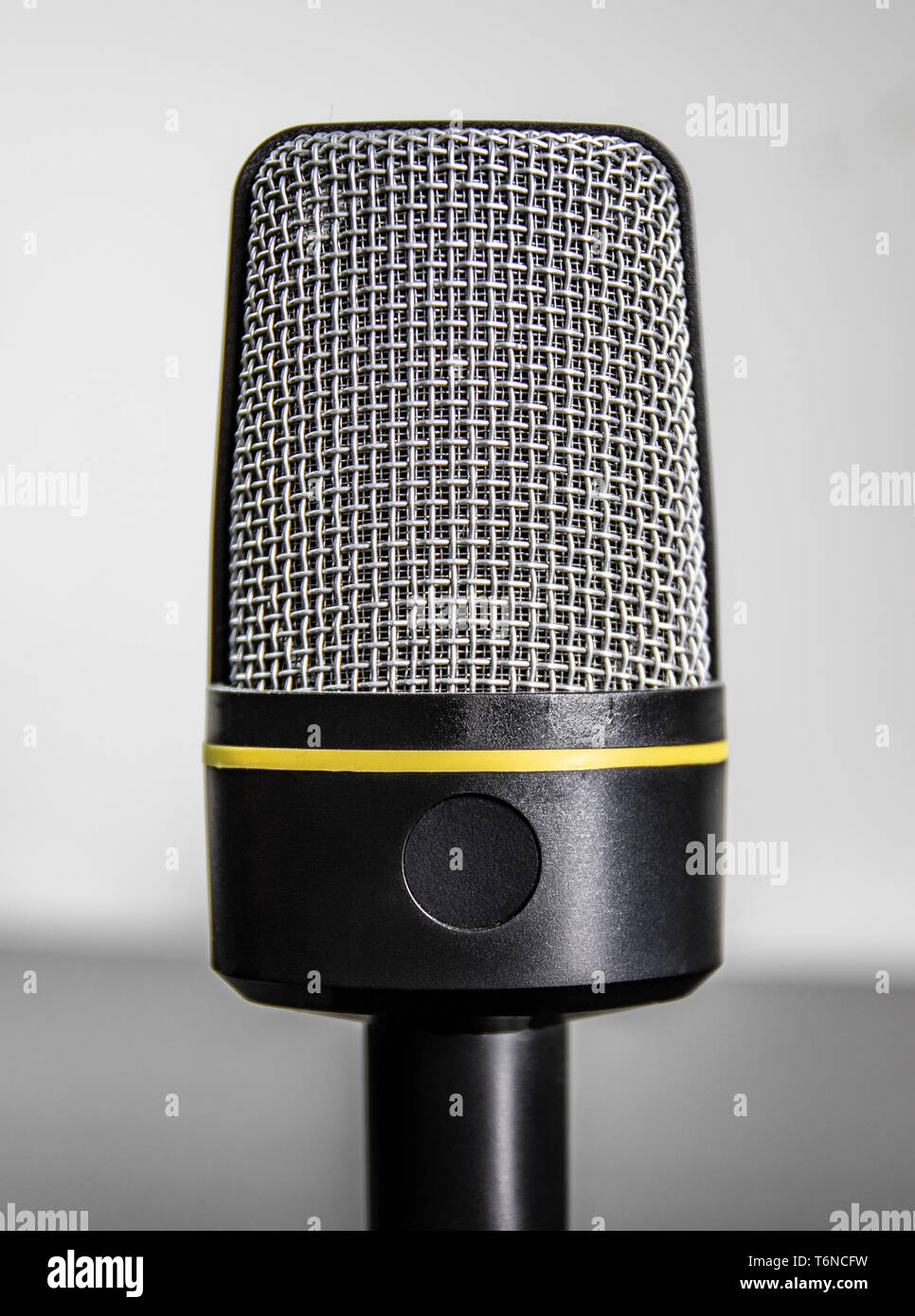 Microphone melody hi-res stock photography and images - Alamy