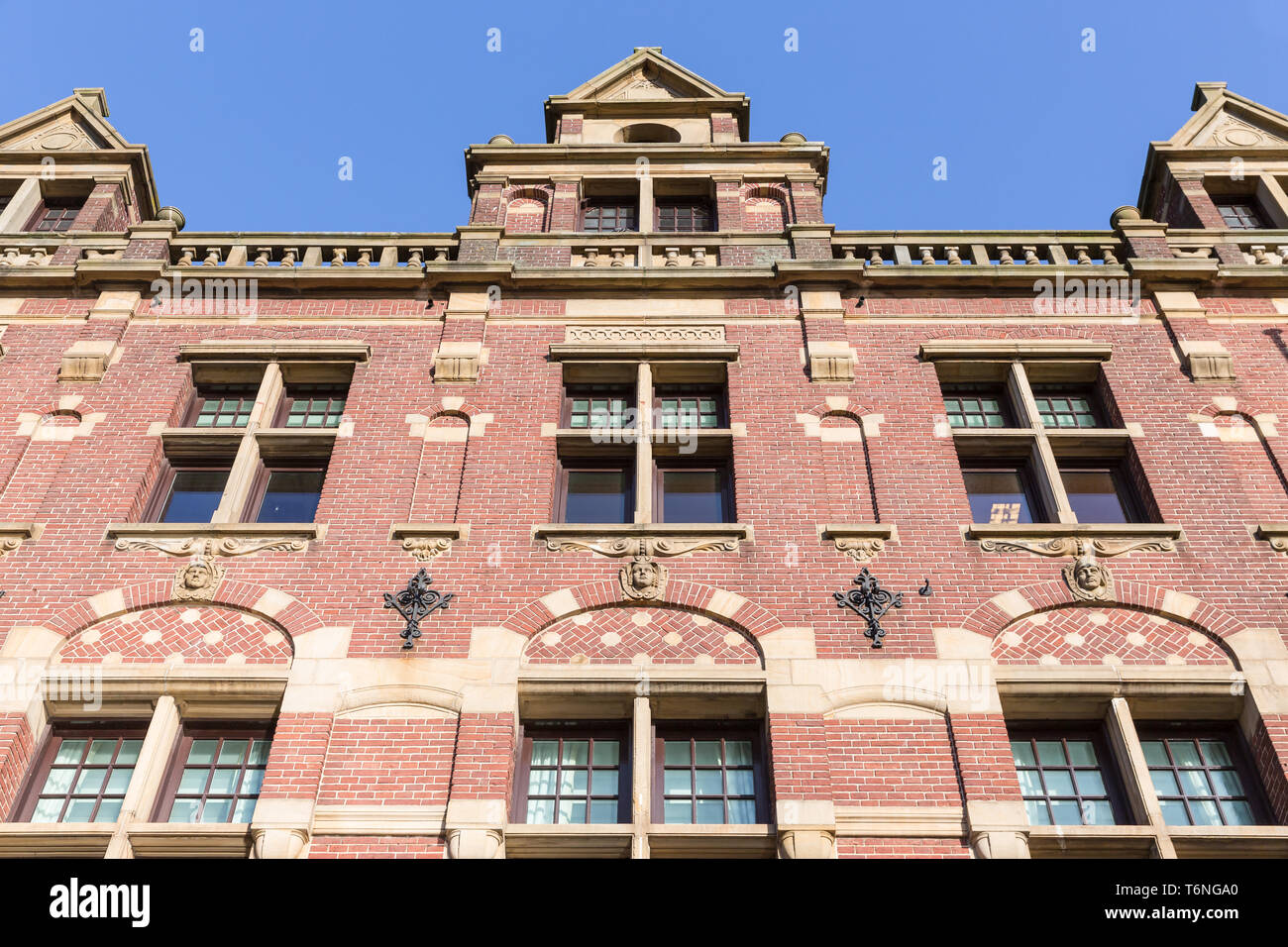 Facade old dutch brick stone hi-res stock photography and images - Alamy