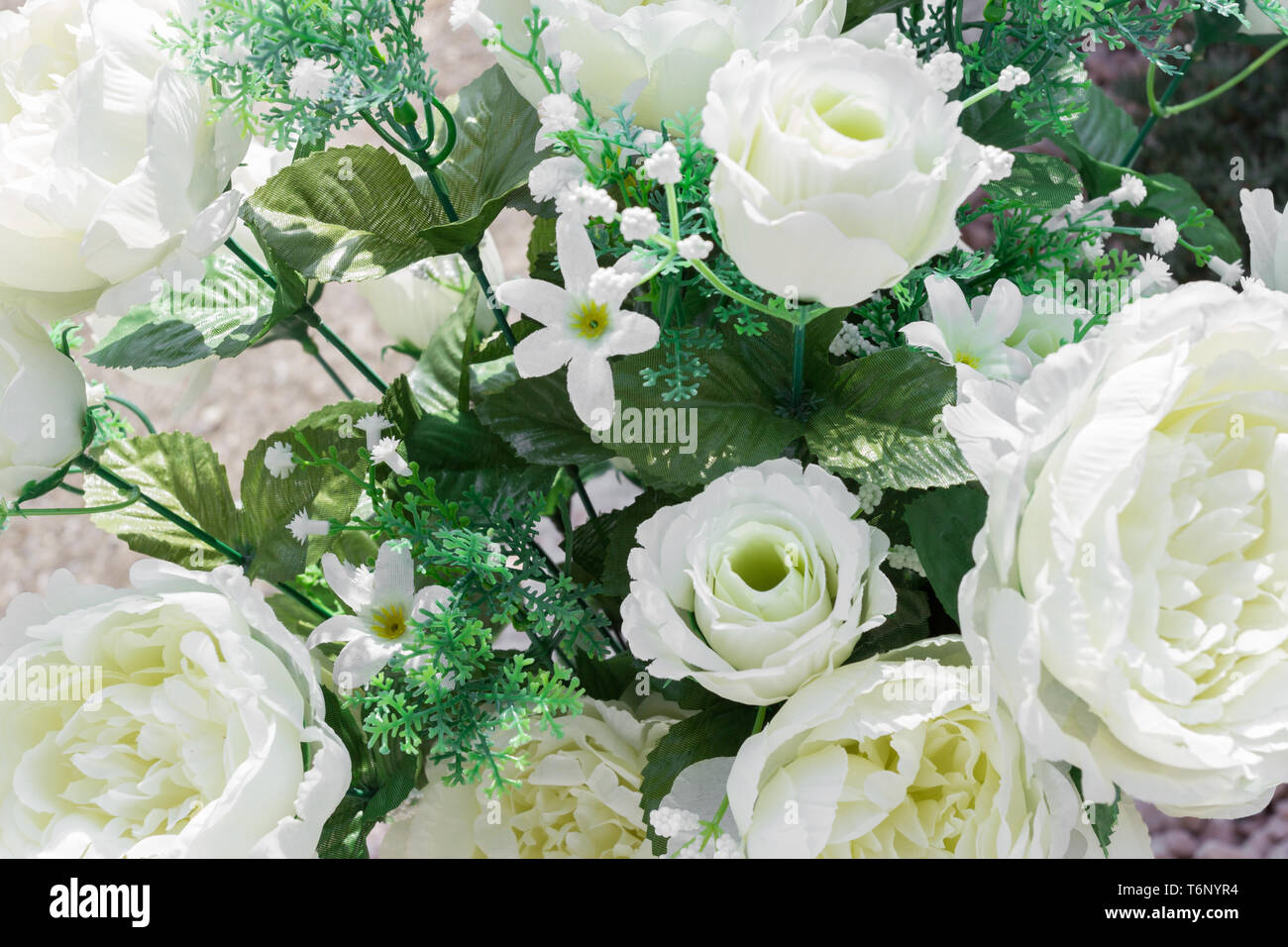 Artificial plastic flowers hi-res stock photography and images - Alamy