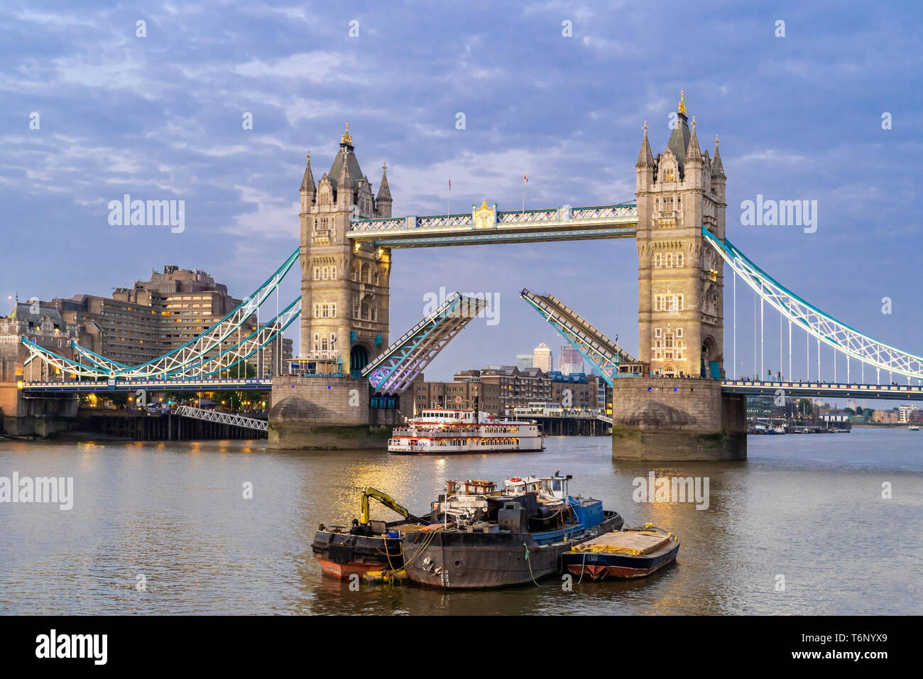 Lifting bridge up hi-res stock photography and images - Alamy