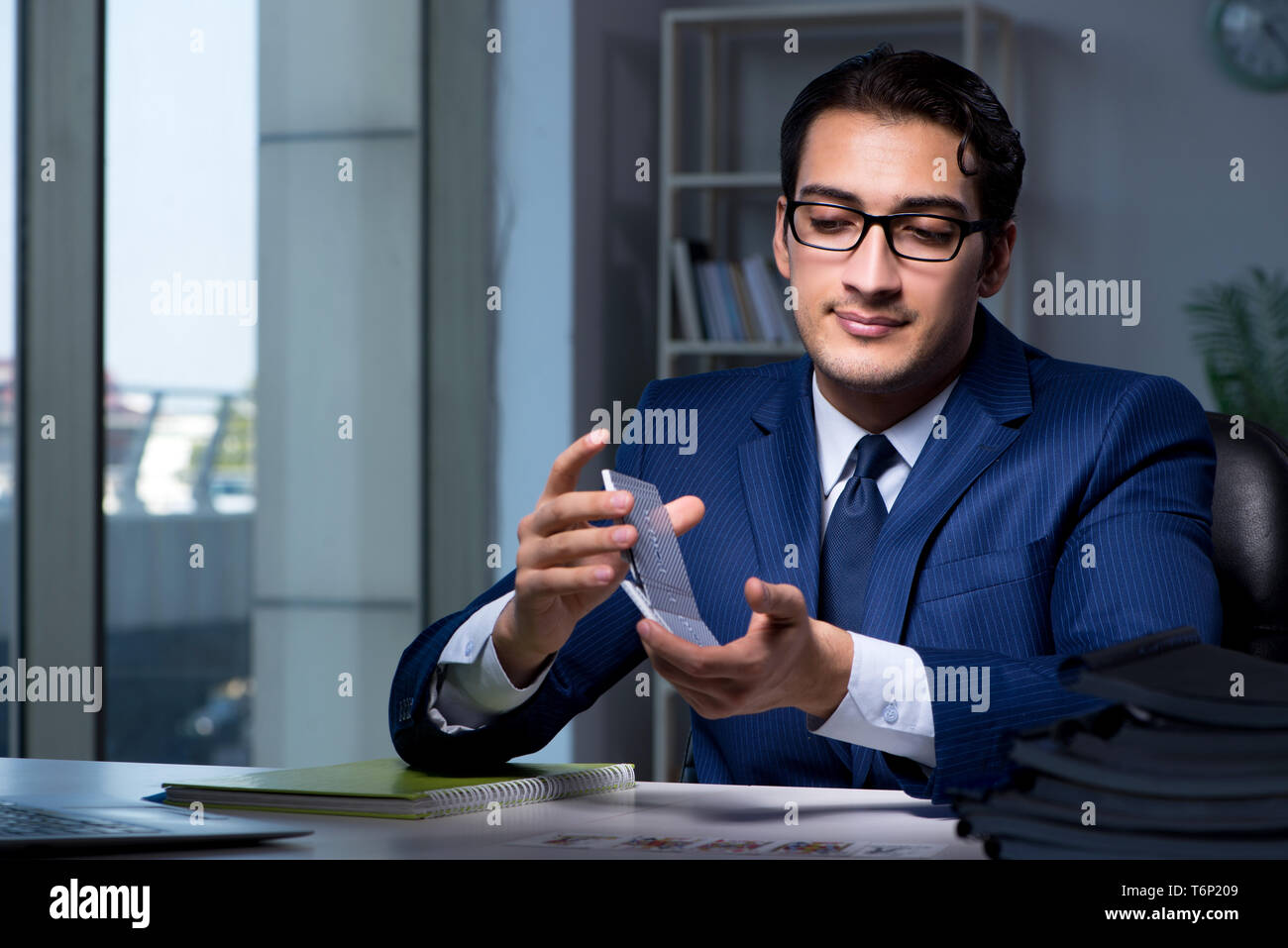 Business solitaire hi-res stock photography and images - Alamy