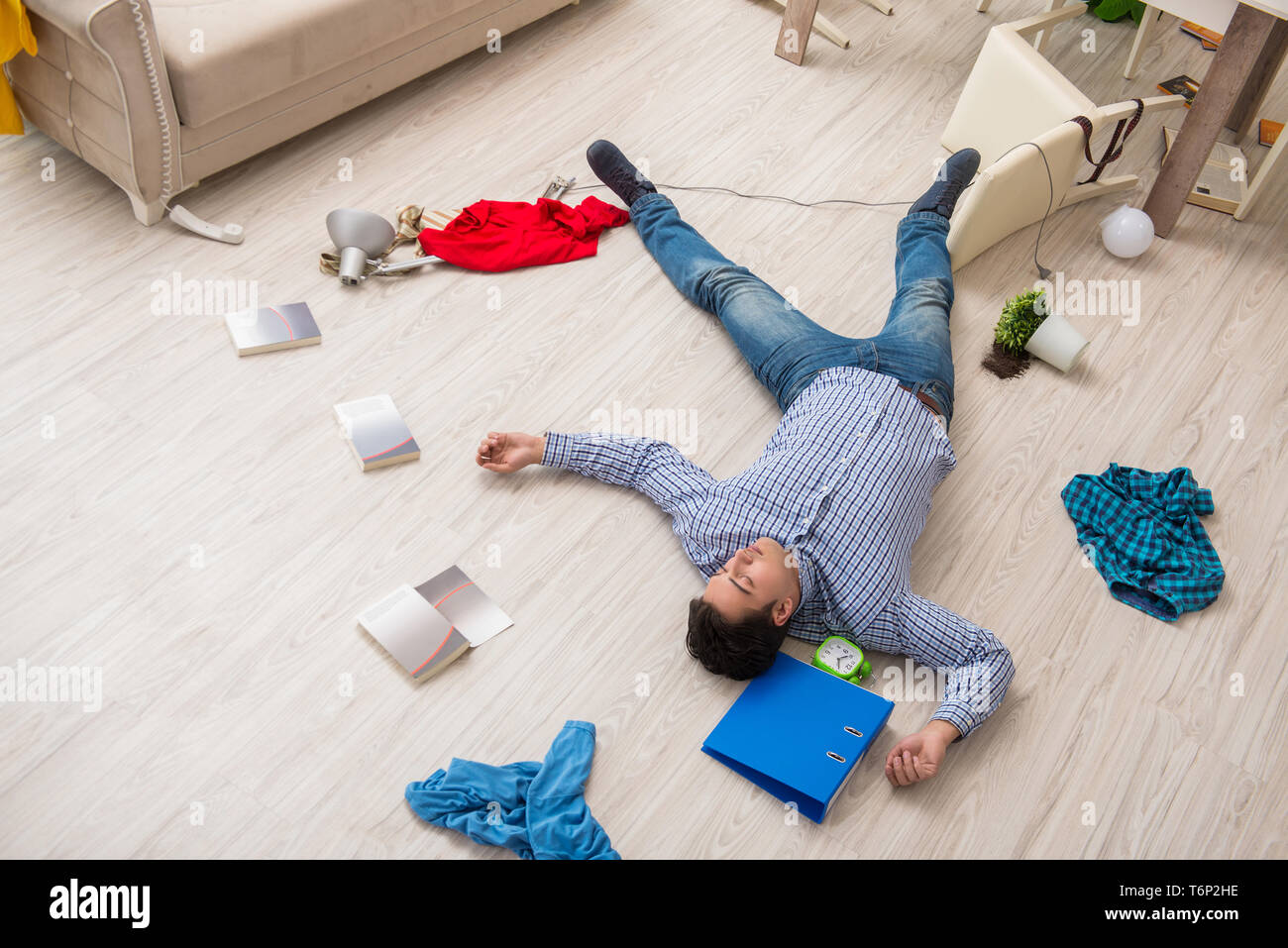 Dead man after burglary hi-res stock photography and images - Alamy
