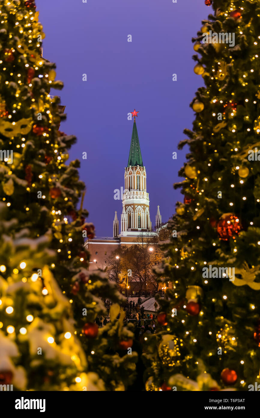 2020 christmas tree in red hi-res stock photography and images - Alamy