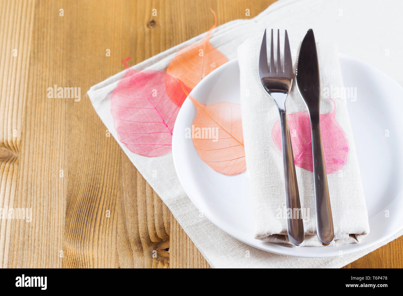 Autumn place setting Stock Photo - Alamy
