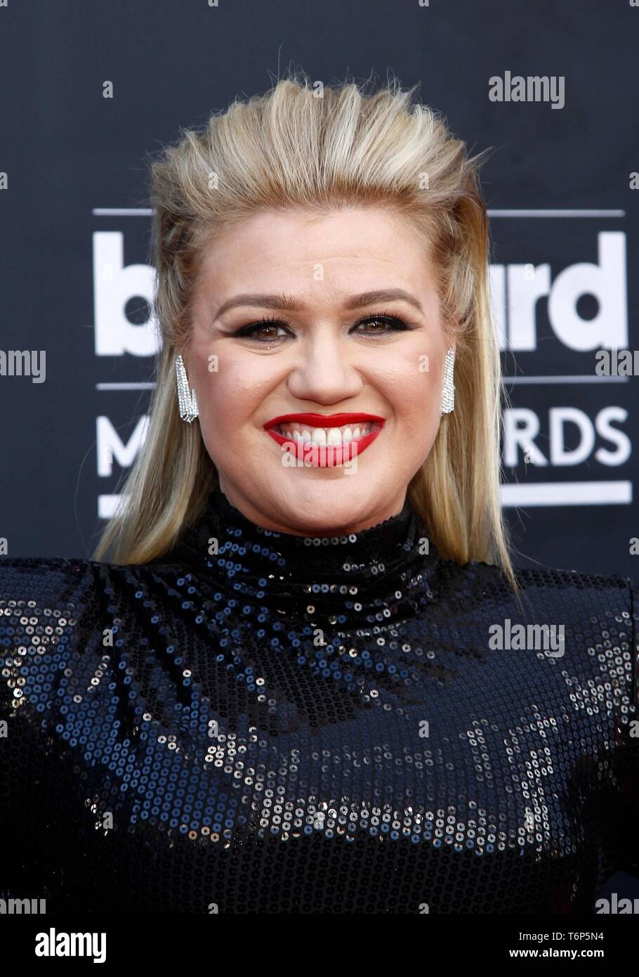 Kelly clarkson 2019 awards hi-res stock photography and images - Alamy