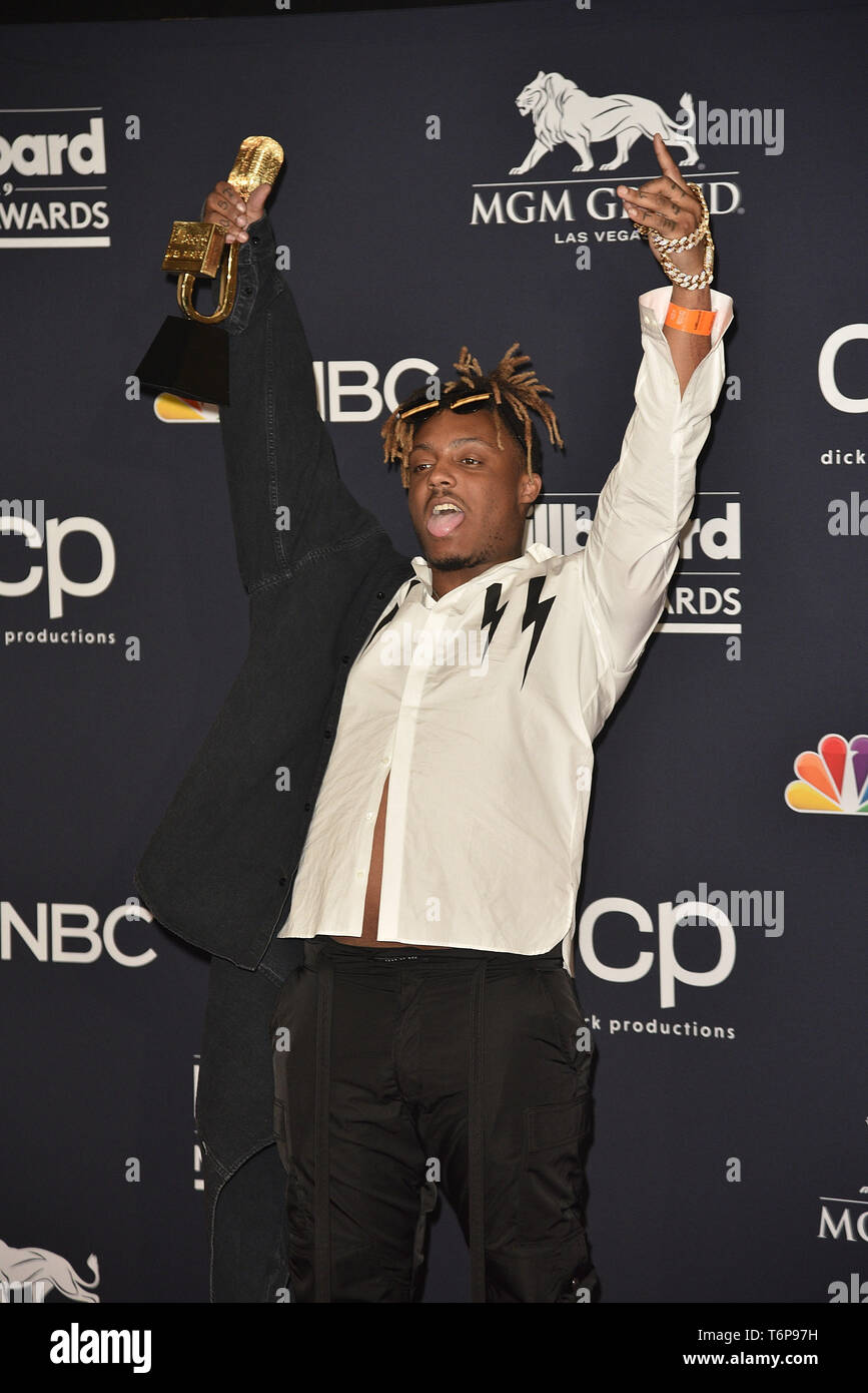 Las Vegas, NV, USA. 1st May, 2019. Juice Wrld poses with the award for ...