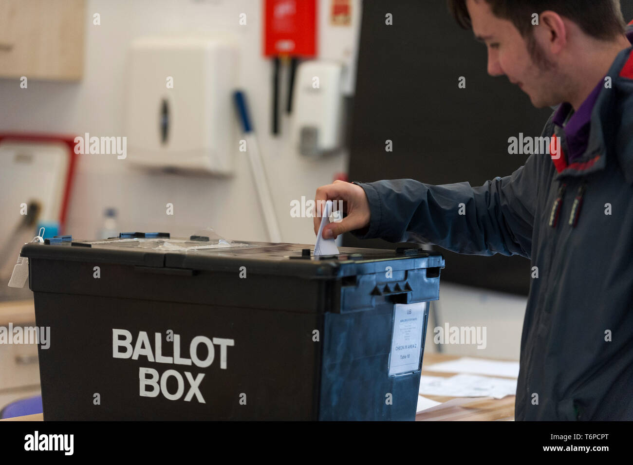 Ballot box ireland hi-res stock photography and images - Alamy