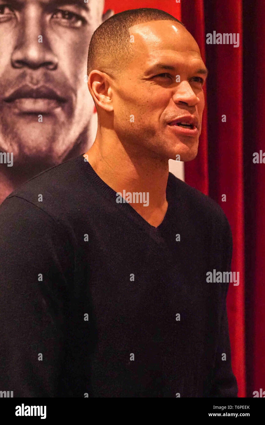 Matrial art hi-res stock photography and images - Alamy