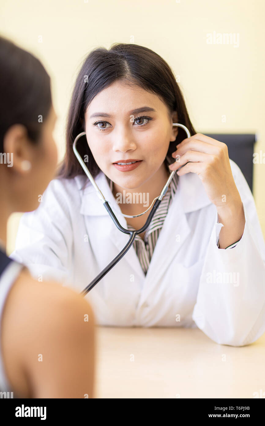 Doctor portrait in medical office Stock Photo - Alamy