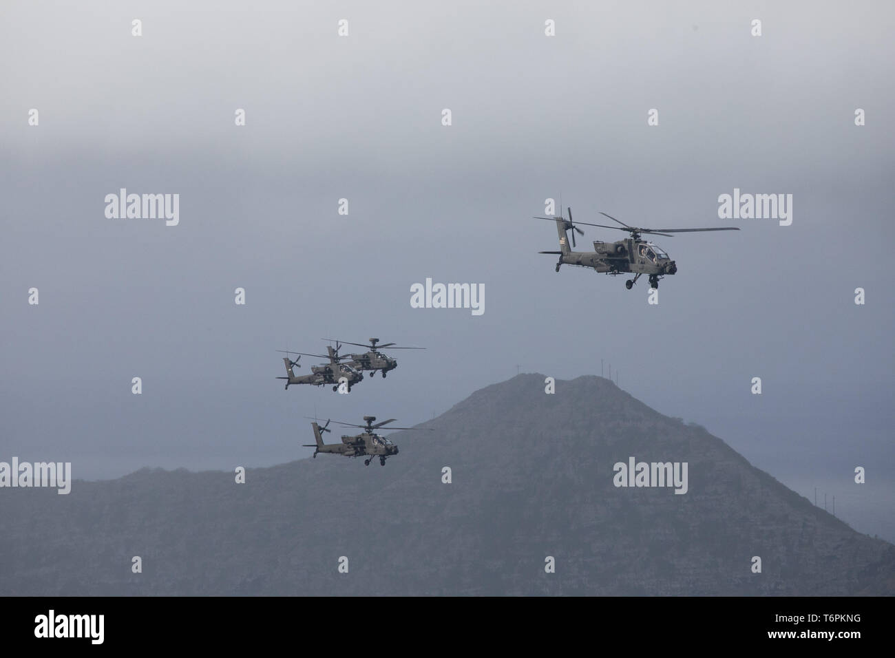 The 25th Combat Aviation Brigade, 25th Infantry Division flies 19 AH-64 ...