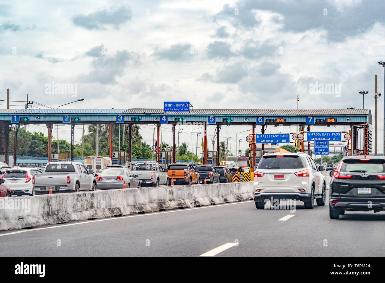 Toll booth line hi-res stock photography and images - Alamy