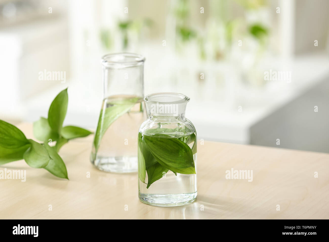Laboratory conical flasks hi-res stock photography and images - Alamy Laboratory conical flasks hi-res stock photography and images - Alamy