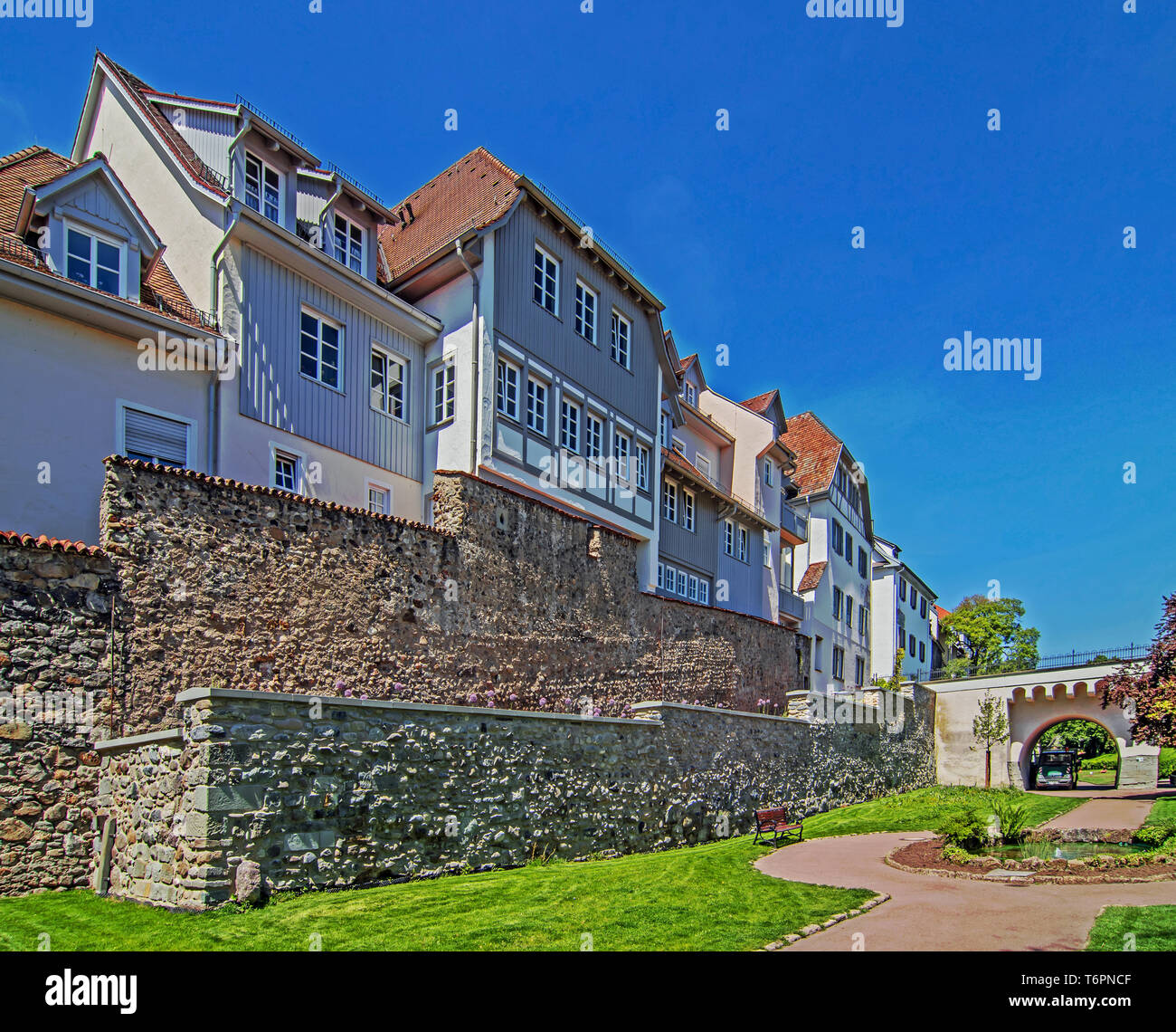 City view with city garden hi-res stock photography and images - Alamy