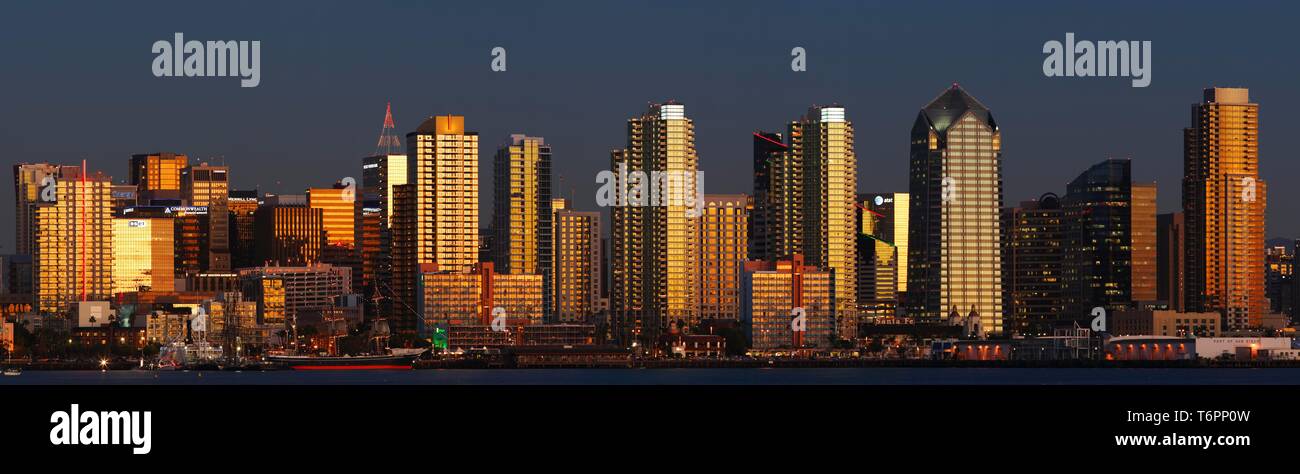 San diego sunset skyline hi-res stock photography and images - Alamy
