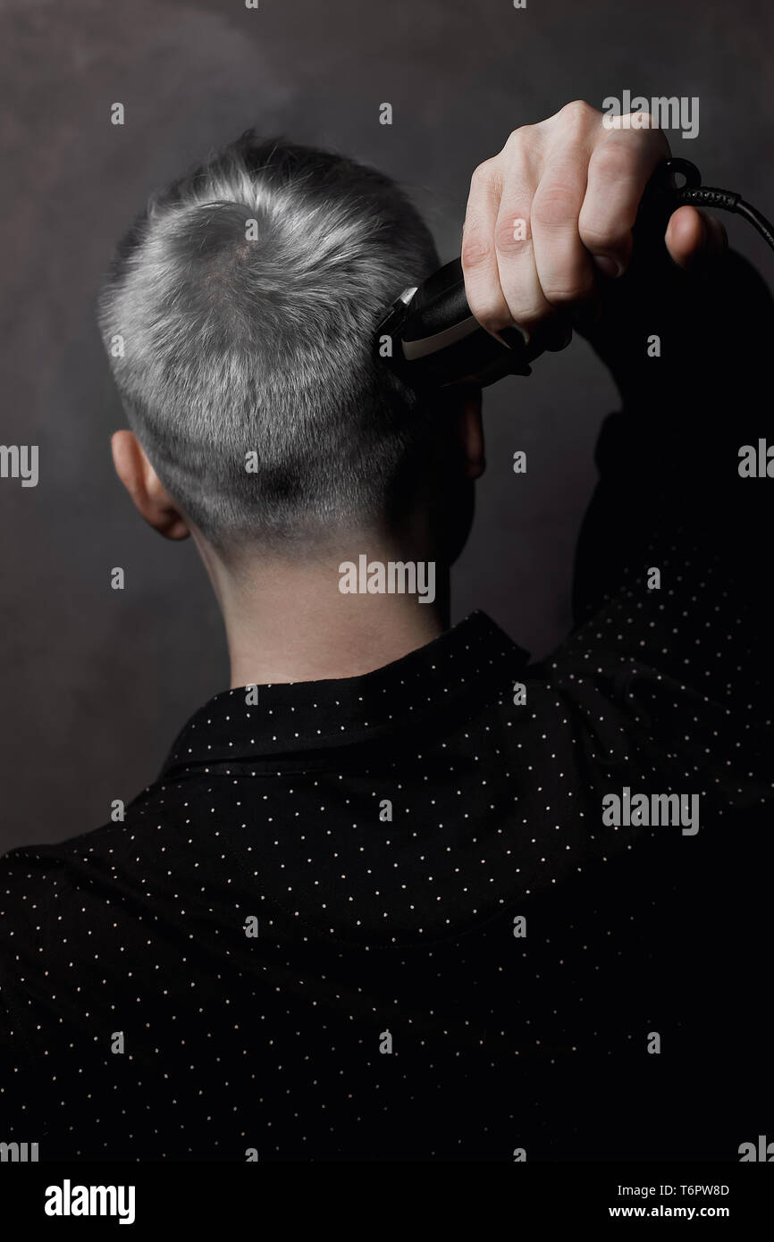 Nape shave hi-res stock photography and images - Alamy